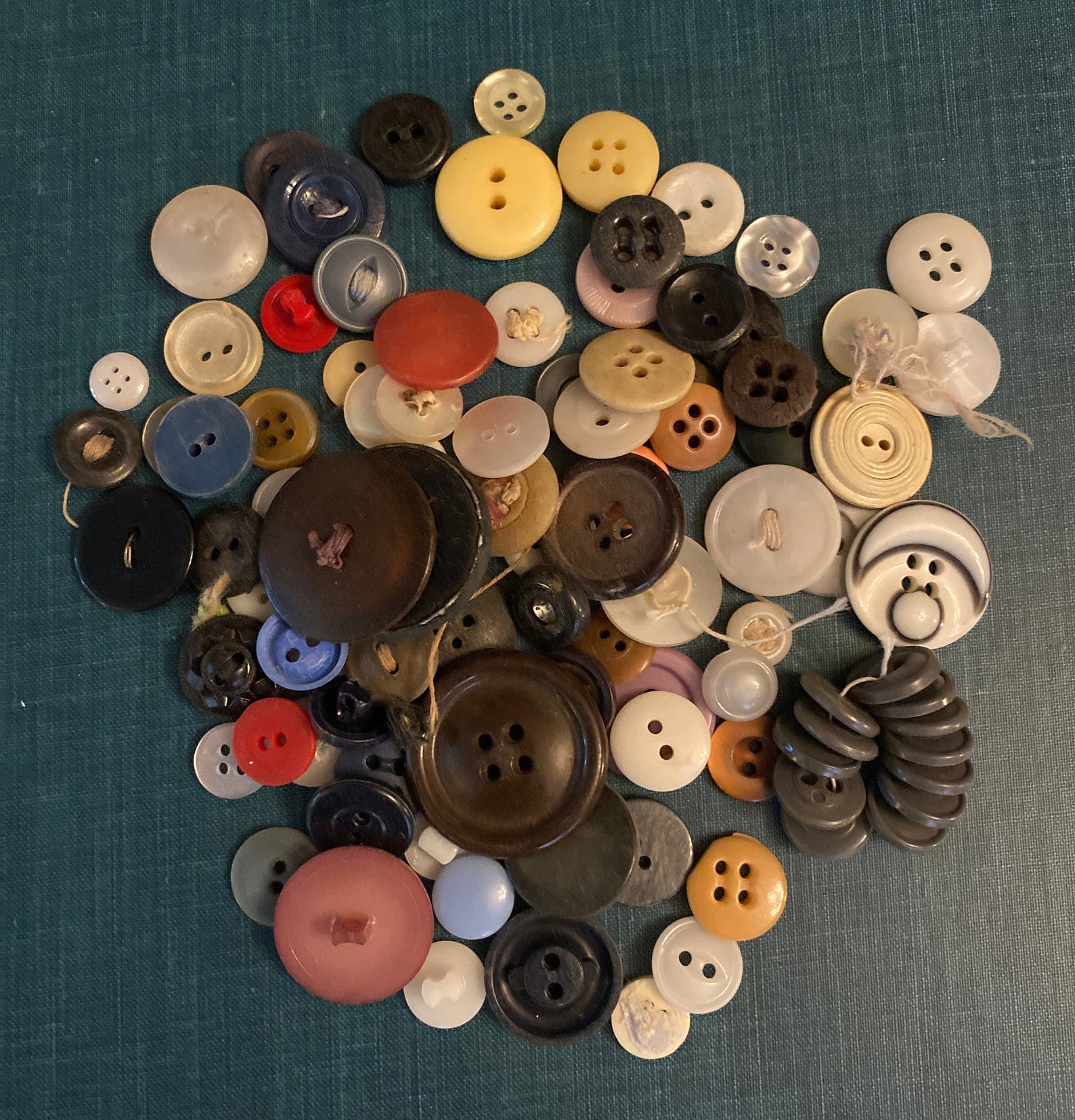 2 Oz Assortment of Mixed Vintage Buttons All Sizes & Colors | Etsy