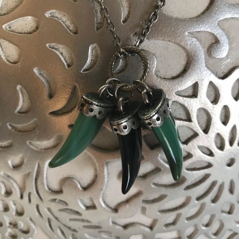 Retro Cool FAUX Jade Horn Three Pendant Necklace | Etsy