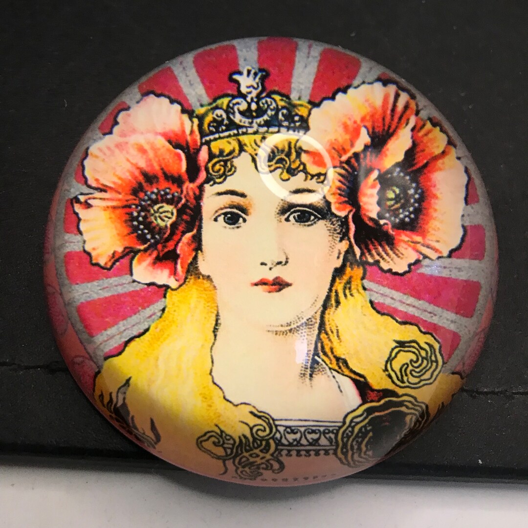 Vintage Paperweight ** Collectible Home Decor ** Holiday Gift Idea ...