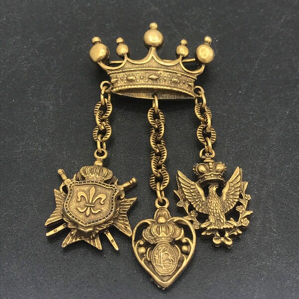 Lion Crest Brooch - Etsy