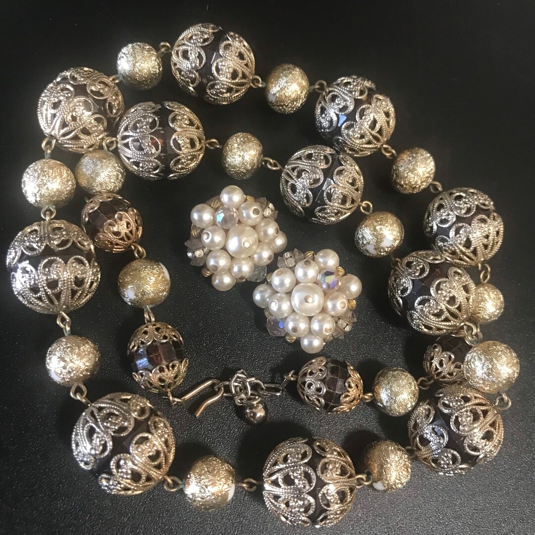 Very Pretty Black Lucite Gold Tone Overlay Beaded Necklace Blip on Faux ...