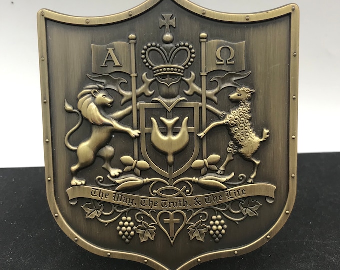 Vintage Heraldic Lion Crown Shield Vanity Table Display, Crest Coat of ...