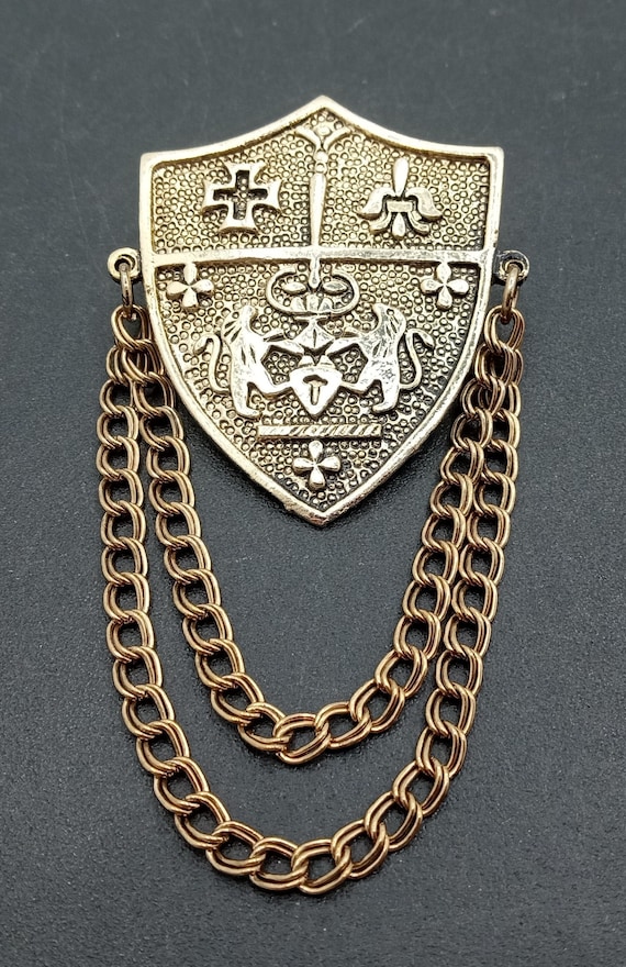 Shield lion crown crest - Gem