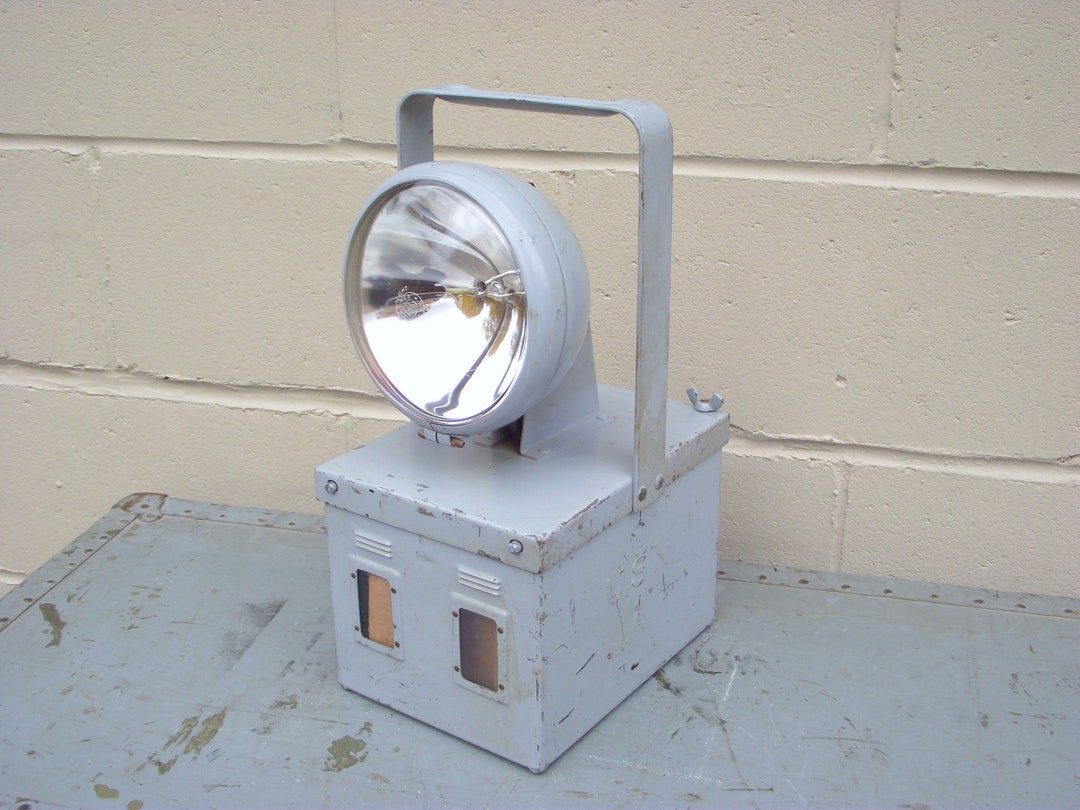 All Original - WW2 US Navy Portable Flood Light With Batteries - Search ...