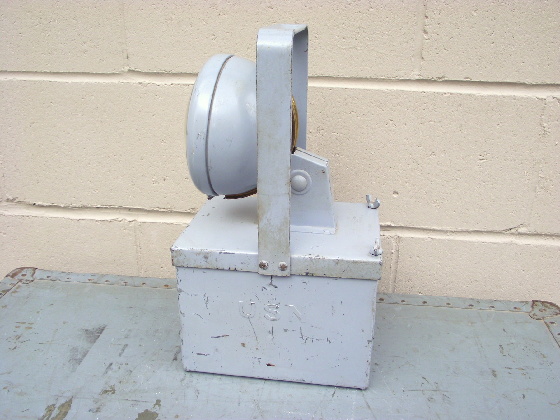 All Original - WW2 US Navy Portable Flood Light With Batteries - Search ...