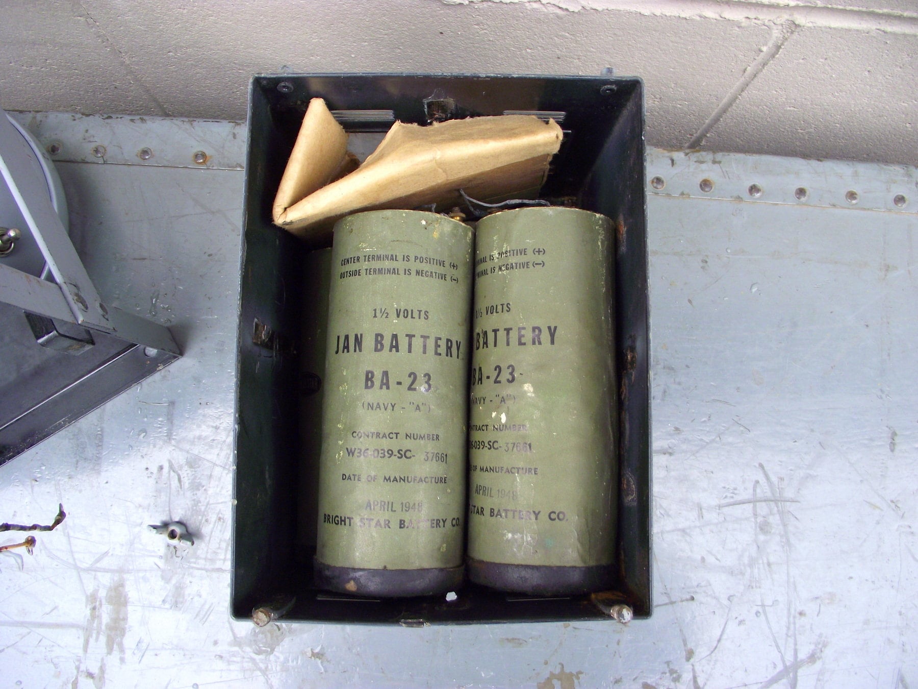 All Original - WW2 US Navy Portable Flood Light With Batteries - Search ...