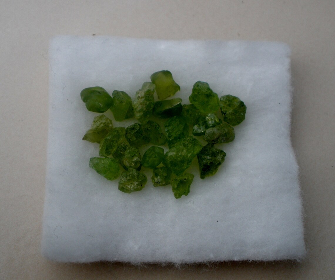 Arizona Peridot Crystal Rough Gem Mix Parcel Lot Over 25 Carats for ...
