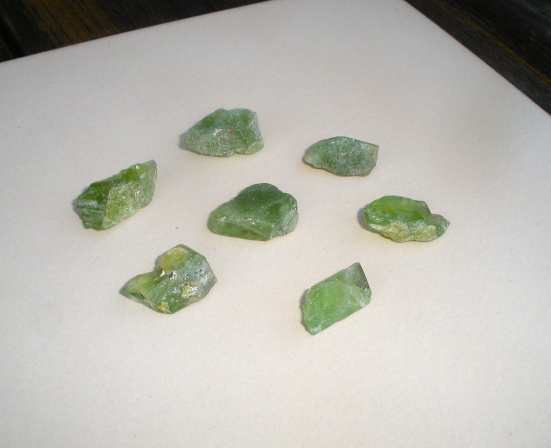 7 Raw Peridot Crystal Gems, Natural Rough Stones (16-20mm) - Etsy