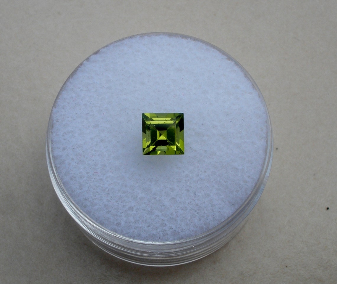 Loose Natural Peridot Square Cut Gem 5mm - Etsy