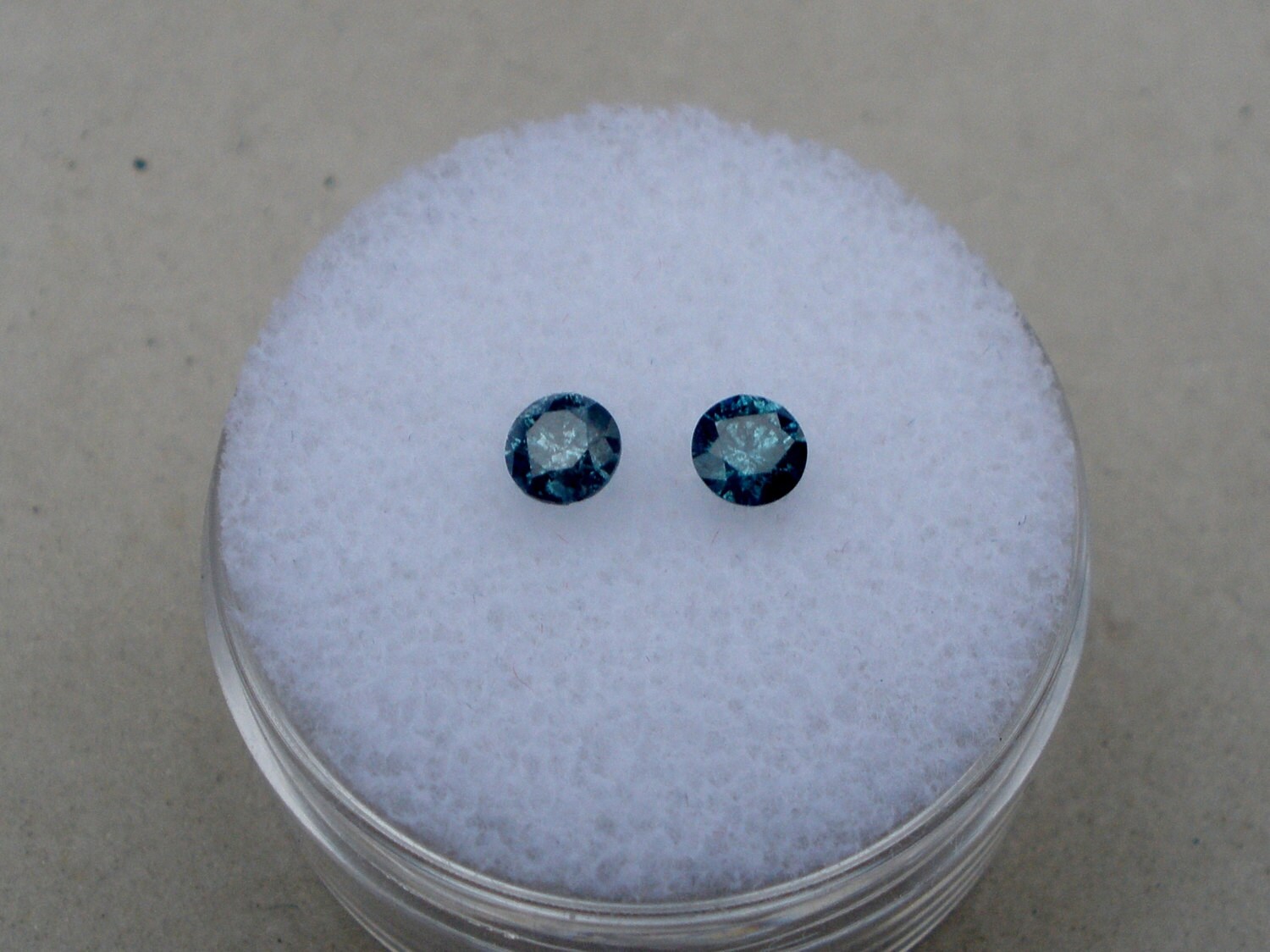2 Blue Round Diamonds 3.5mm Each - Etsy