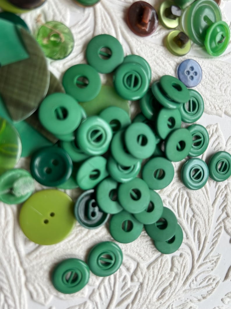 Green Buttons - Perfect for Crafting, Sewing, Scrapbooking and DIY ...