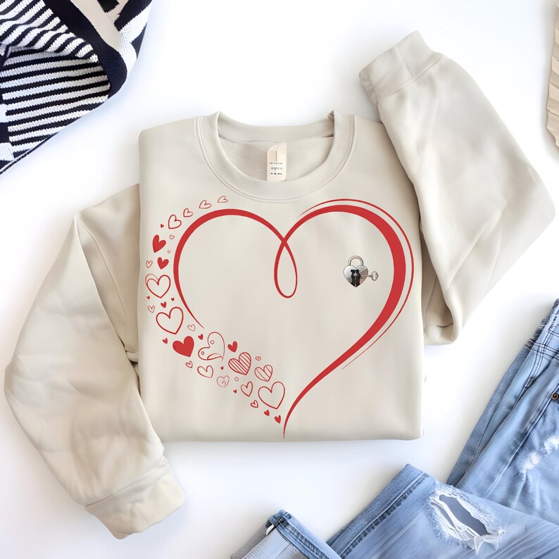 Big Heart Outline Sweatshirt With Tiny Lock Detail, Minimal Valentine ...