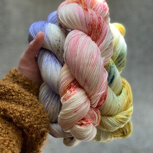 Superwash Merino Yarn, Hand Dyed Purple Ombre Yarn, King Endymion - Etsy