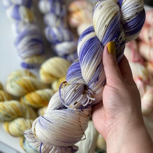 Superwash Merino Yarn, Hand Dyed Purple Ombre Yarn, King Endymion - Etsy