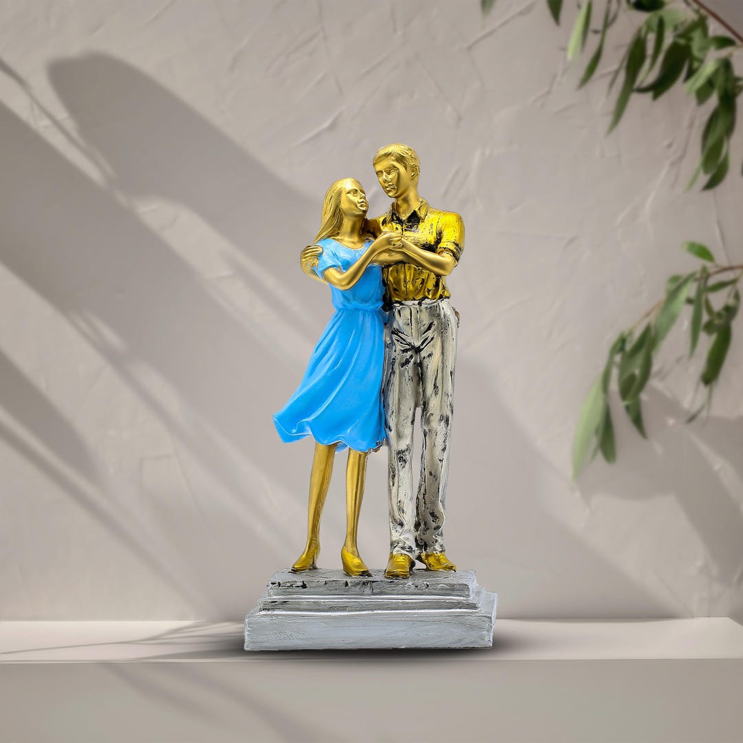 Romantic Loving Couple Statue Showpiece | Valentine, Anniversary ...