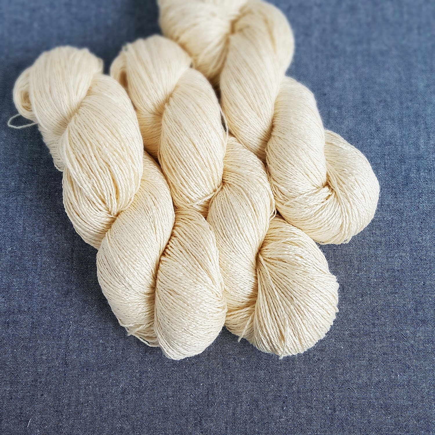 Undyed Merino Silk Luxury Yarn, 70 / 30 SW Merino / Silk Fingering 2 ...