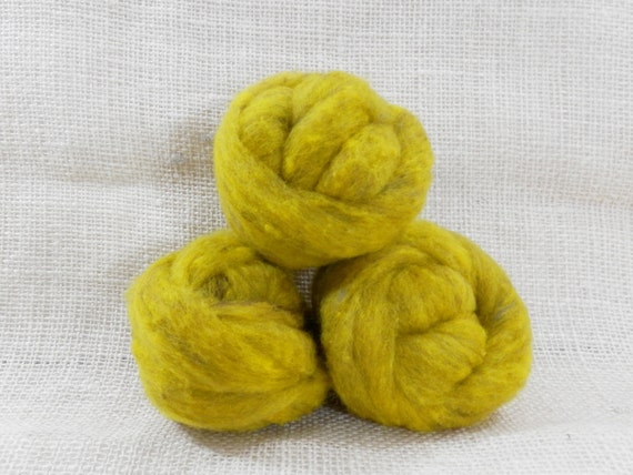 Needle felting wool batting in Goldenrod wool batting | Etsy