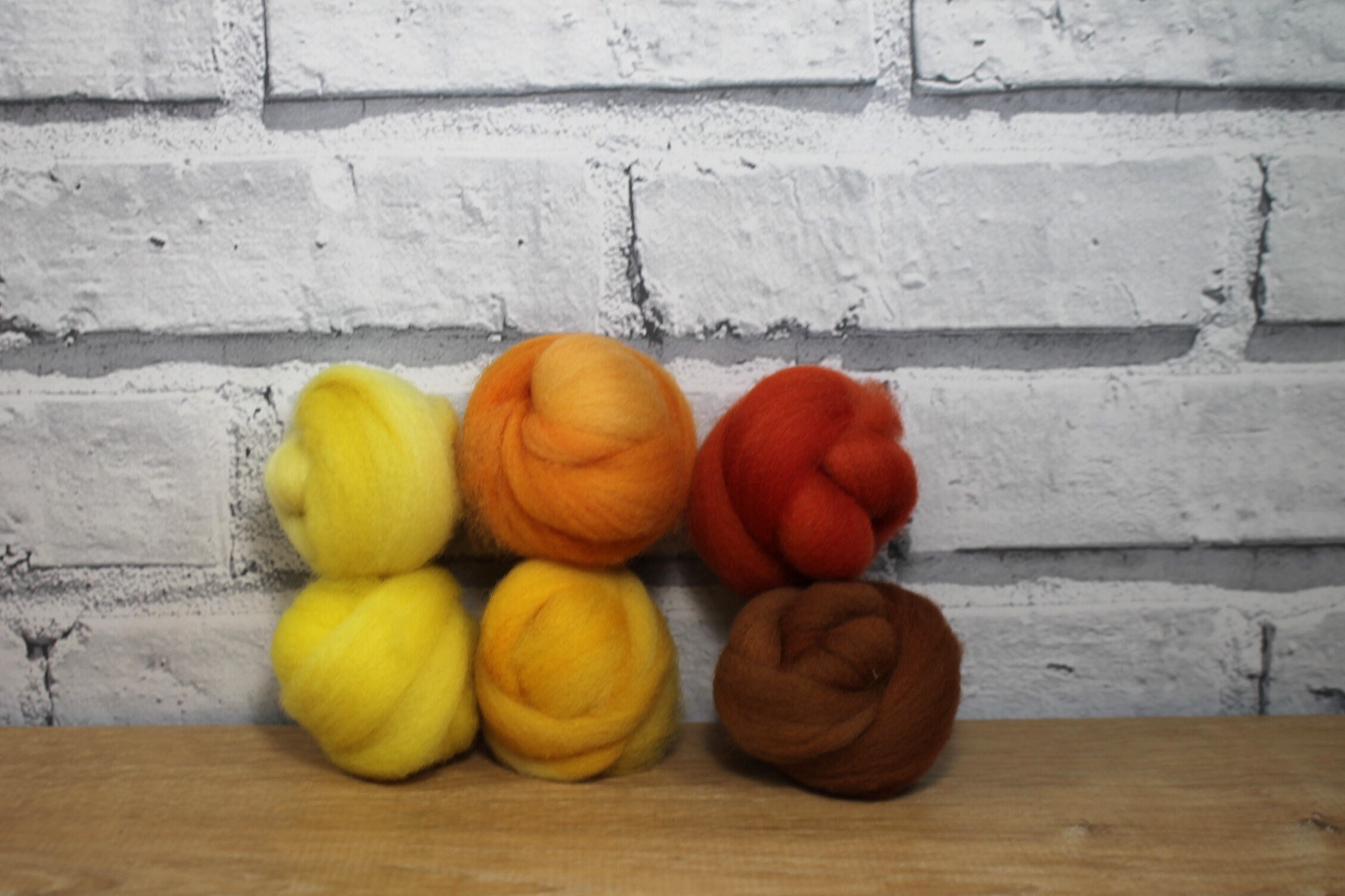 Wooly Buns Roving in Sunflowers Fiber Sampler Gold Wool Top - Etsy