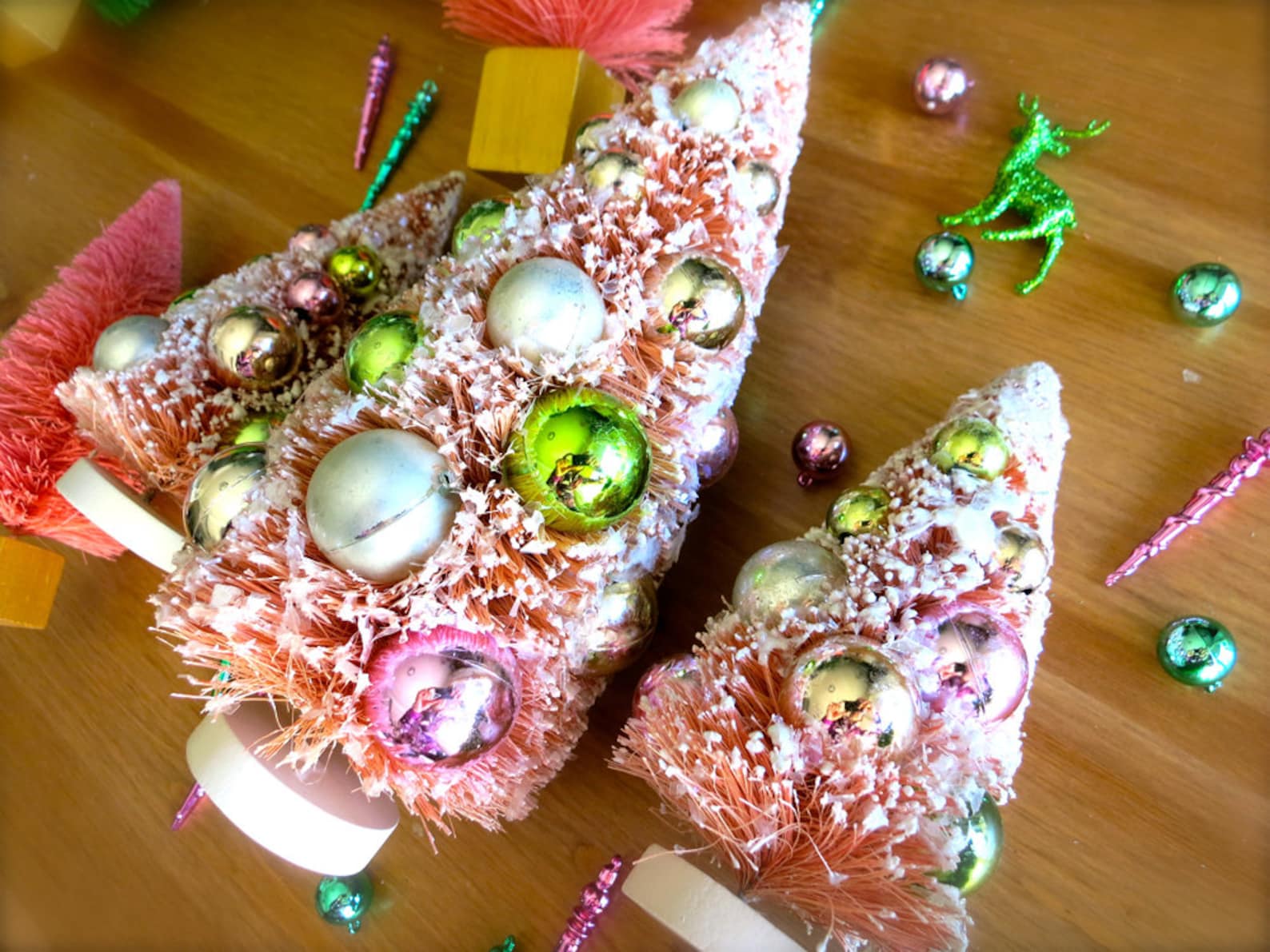 Large Pink Bottle Brush Tree W/ Bulbs-9 Inch Pink Tree-retro - Etsy