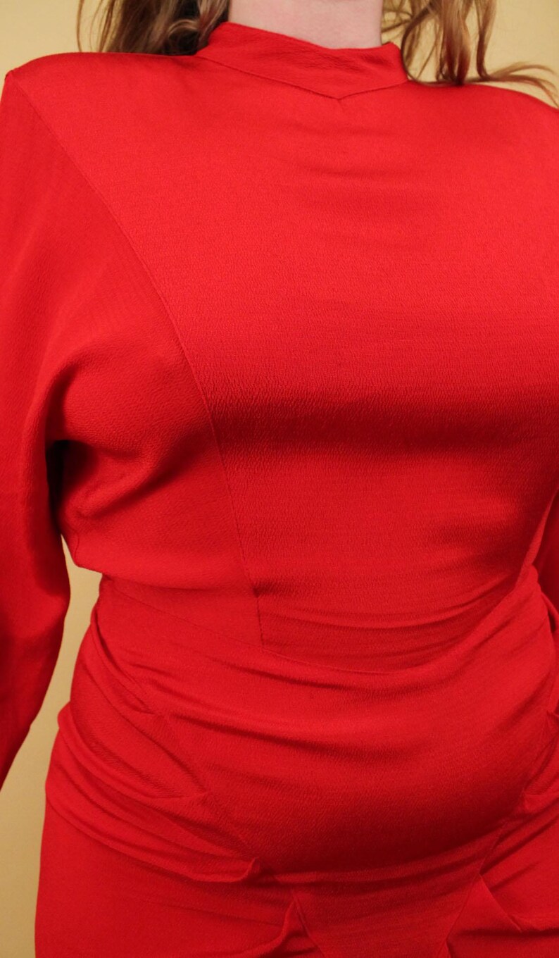 80s Vtg Red Batwing Long Sleeve Knee Length Dress V Shape Ruched Front ...