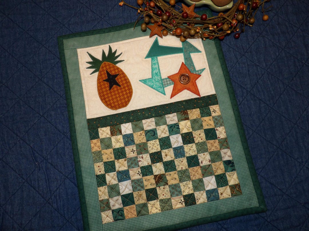 Hospitality Good Luck Prim PINEAPPLE Star Churn Washboard Style Wall Hanging or Door Greeter ...
