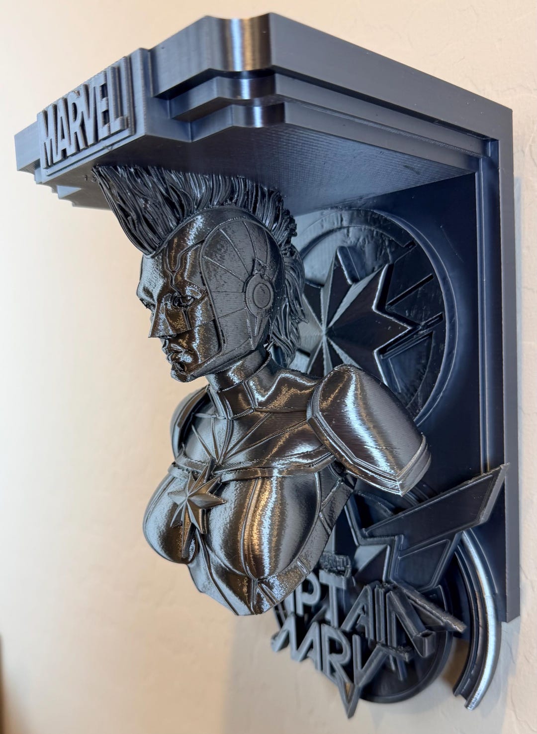 MARVEL Captain Marvel Avengers Like 5x5 Top Floating Wall Shelf ...
