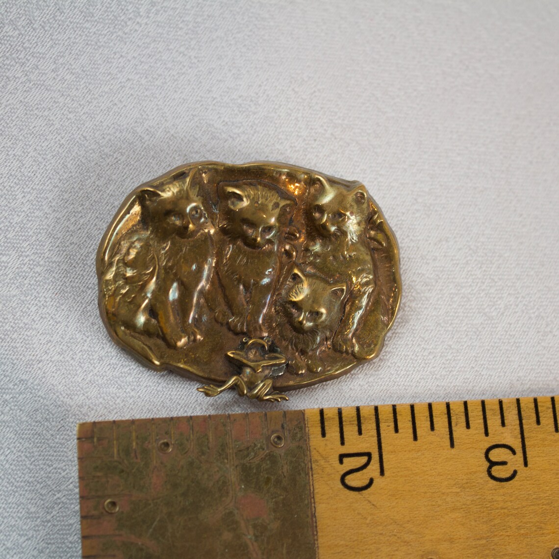 Vintage Cast Brass Clutter of Cats and Frog Brooch - Etsy