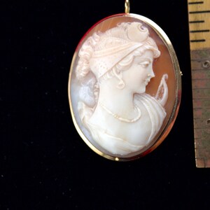 Vintage Victorian Cameo Pendant/brooch Set in 18kt Yellow Gold - Etsy