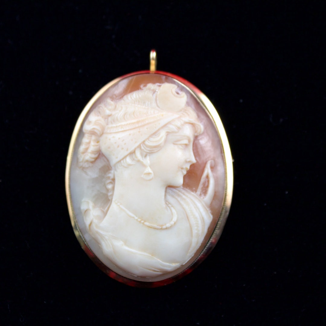Vintage Victorian Cameo Pendant/brooch Set in 18kt Yellow Gold - Etsy