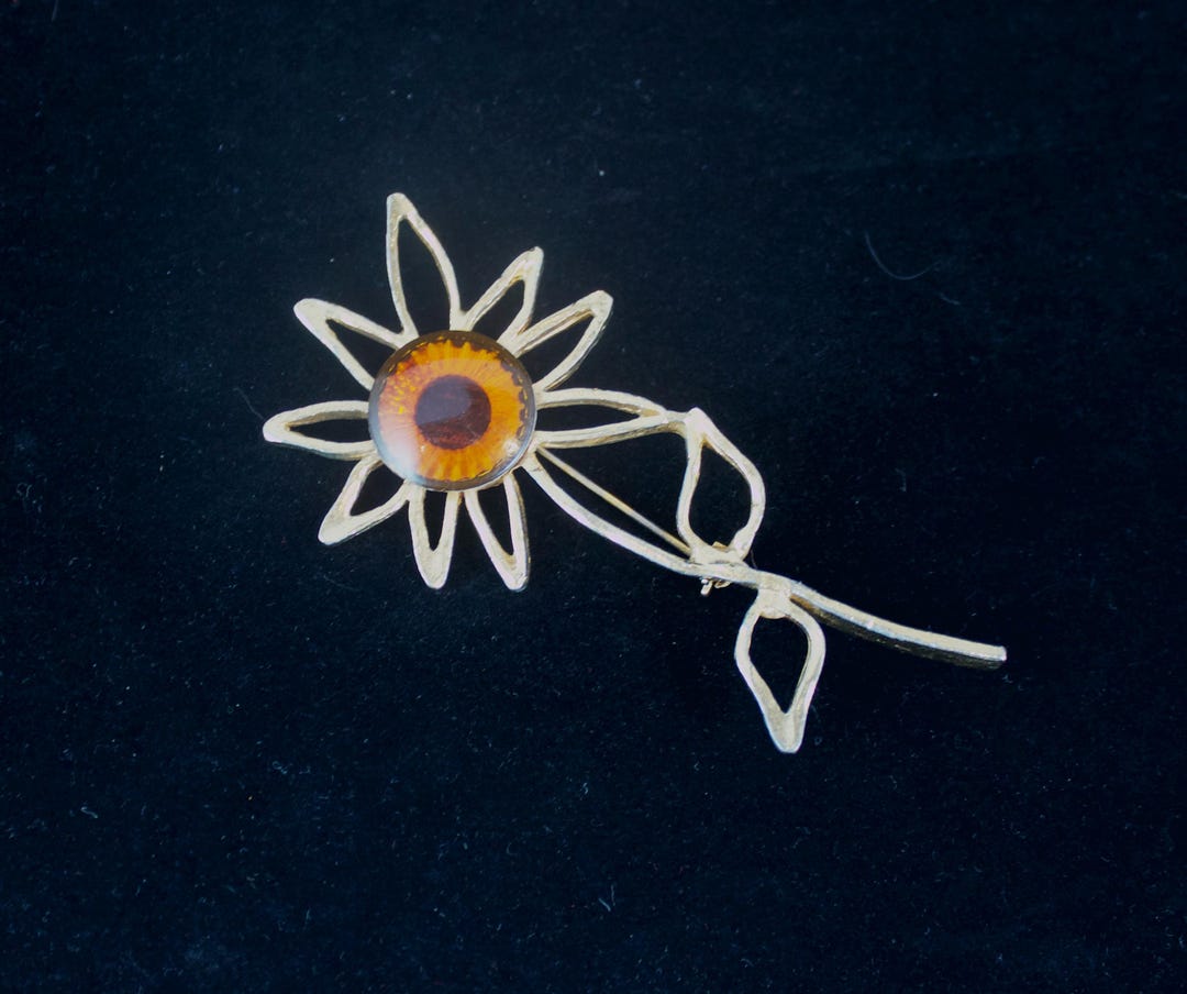 Rare 1950s Kramer MCM Gold Daisy Brooch With Eye Center - Etsy