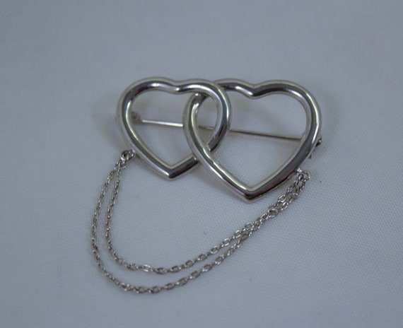 Vintage Interlocking Chained Hearts Sterling Brooch - Gem