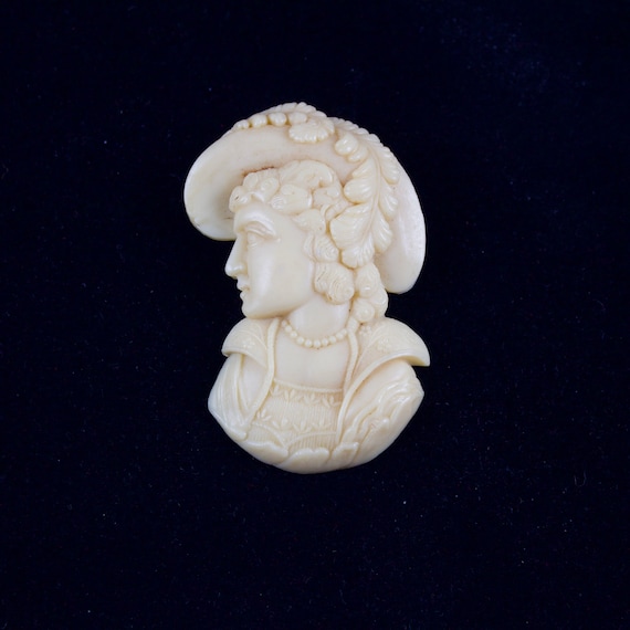1930's Molded Celluloid Renaissance Figural Brooch, C… - Gem