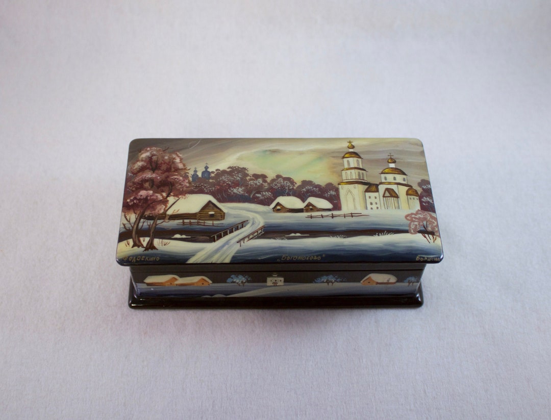 Handpainted Russian Lacquered Trinket Box, Mother of Pearl Winter Scene ...