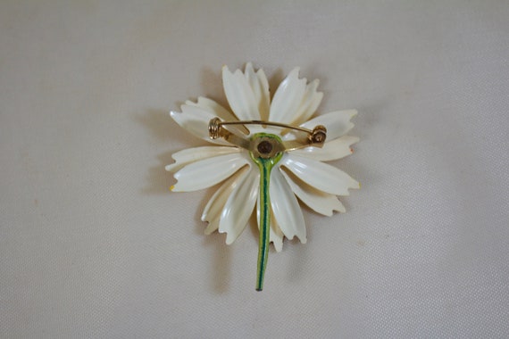1960's Yellow Daisy Flower Enameled Brooch, Yellow En… - Gem