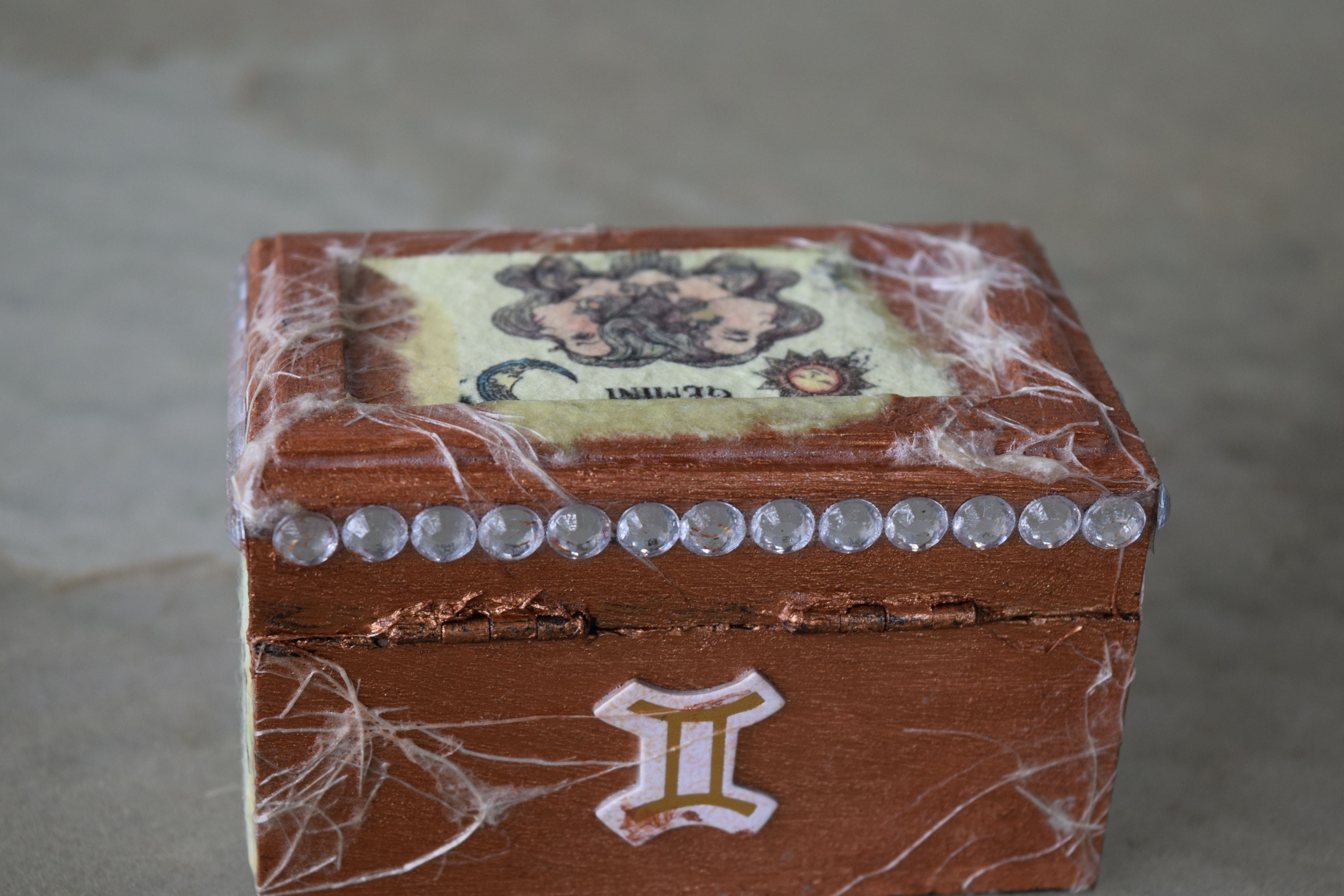 Mini Metallic Copper Castor and Pollux Gemini Astrology Trinket Box - Etsy