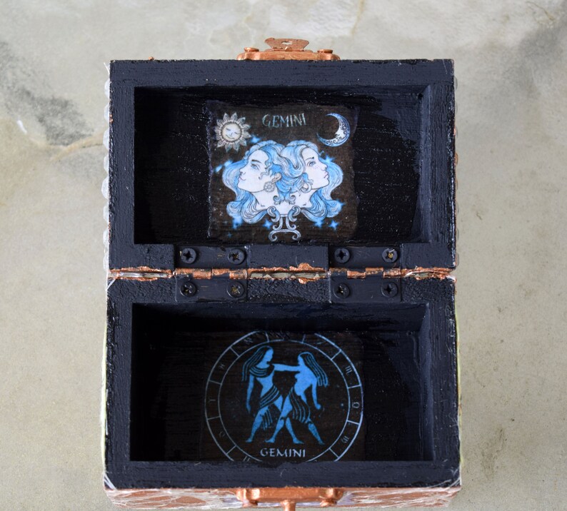 Mini Metallic Copper Castor and Pollux Gemini Astrology Trinket Box - Etsy