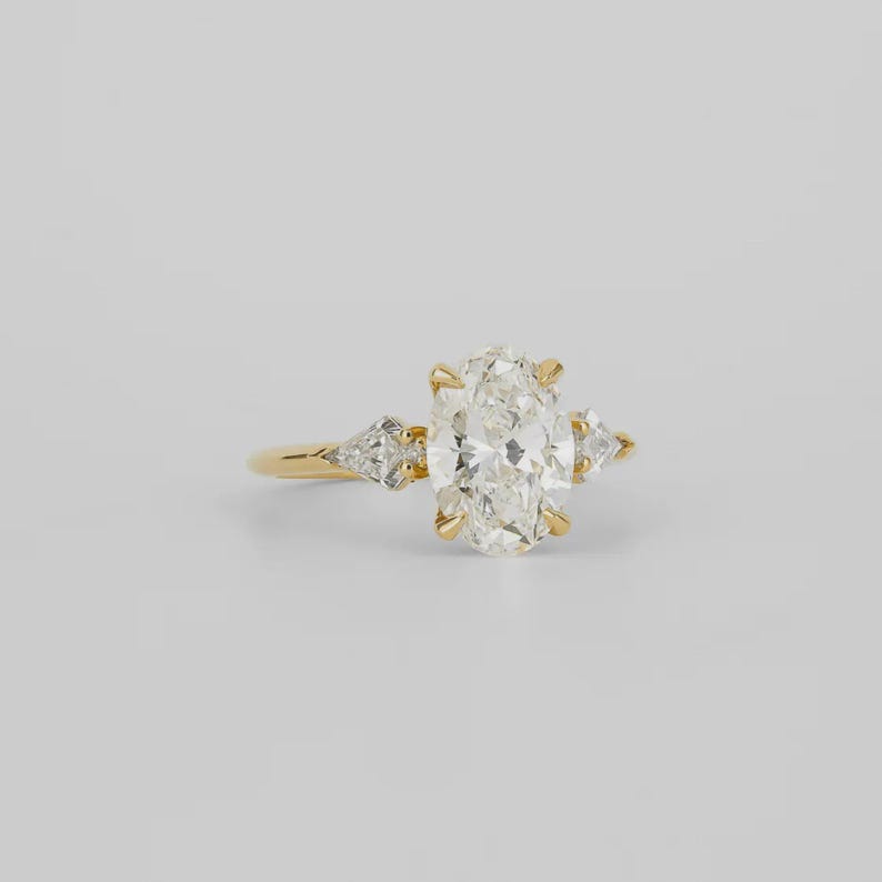 14K Gold Oval Lab Grown Diamond Engagement Ring, Kite Side Stone ...