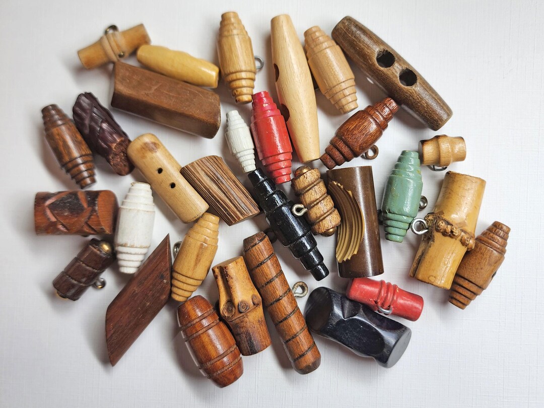 Mixed Lot of 31 Toggle Style Buttons ~ Mostly Wood or Bamboo ~ Some ...