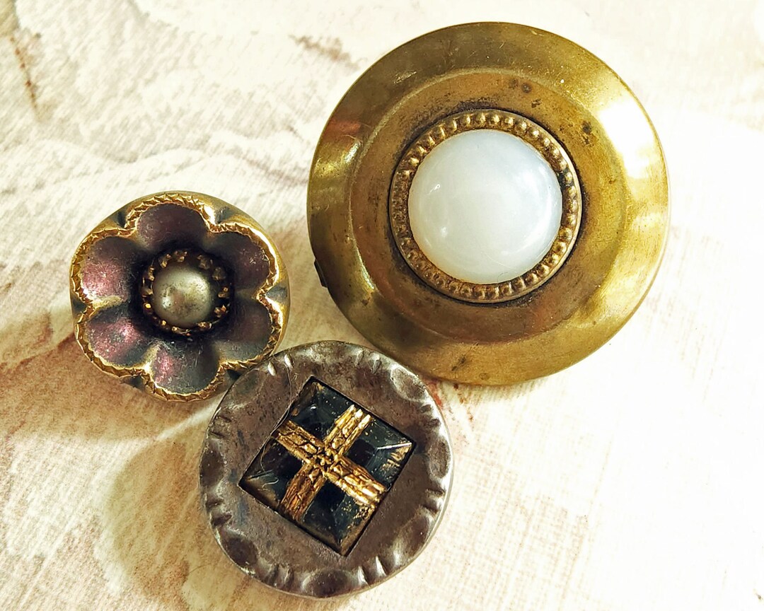 3 Antique Glass in Metal Buttons ~clambroth Glass in Brass ~black Glass ...