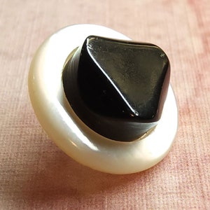 Vintage Mother of Pearl Shell MOP Sewing Button ~ Carved Black Bakelite ...