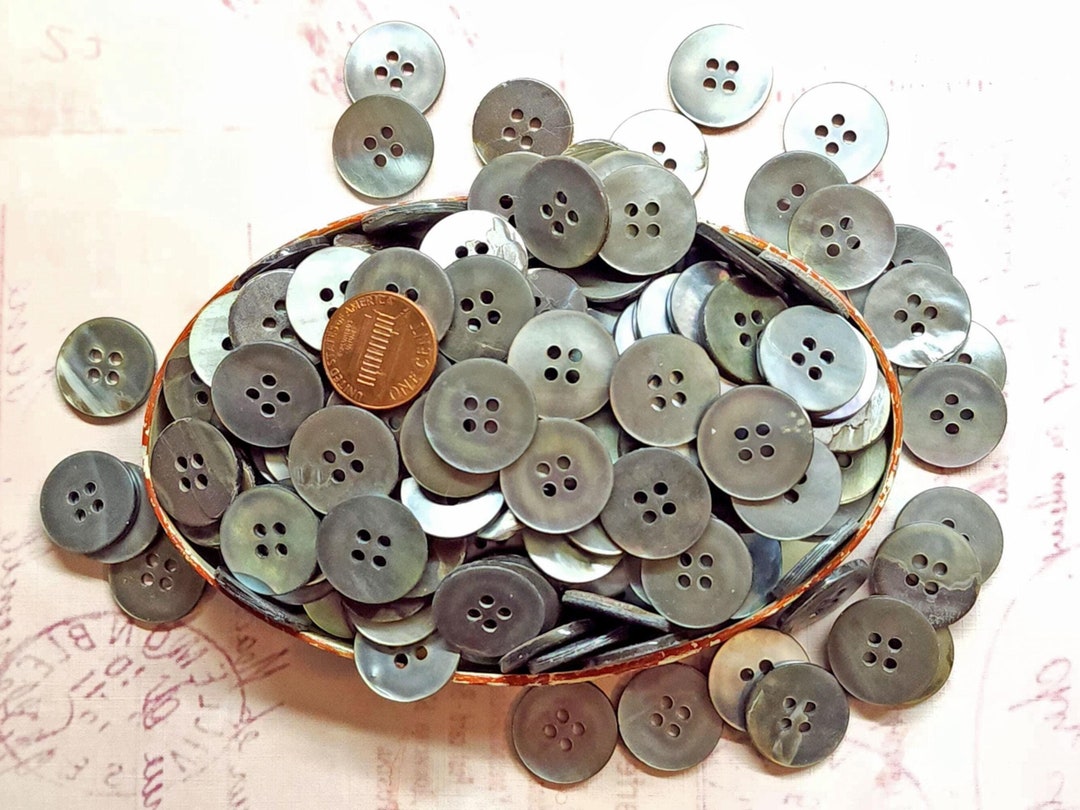 Vintage 1940s Gray Oyster Shell Sewing Buttons ~ Iridescent Mother of ...