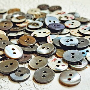 25 Vintage 1940s Silver Gray Oyster Shell Sewing Buttons Minimalist ...