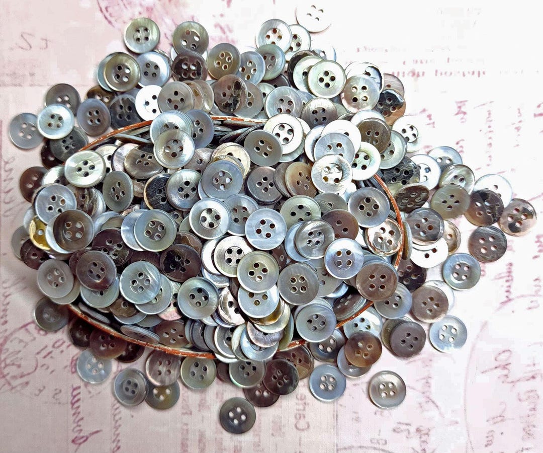 Vintage 1940s Smoky Oyster Shell Sewing Buttons ~ Approx 1/2" 13mm ~ 4 ...