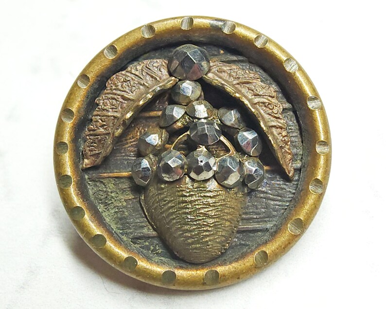 Acorn Escutcheon W/ Faceted Steels Cap & Oak Leaves on - Etsy