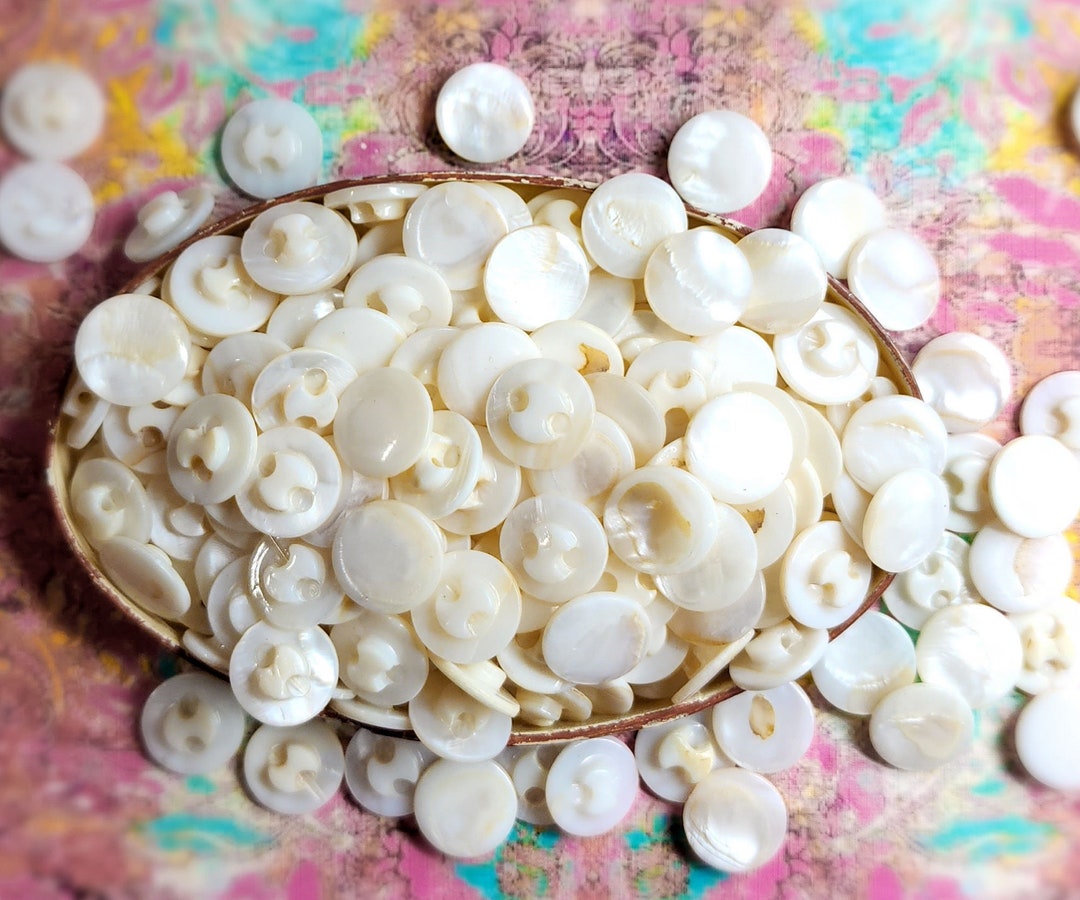 10 or 25 Vintage 1940s Pearl Oyster Shell Sewing Buttons Mother of ...