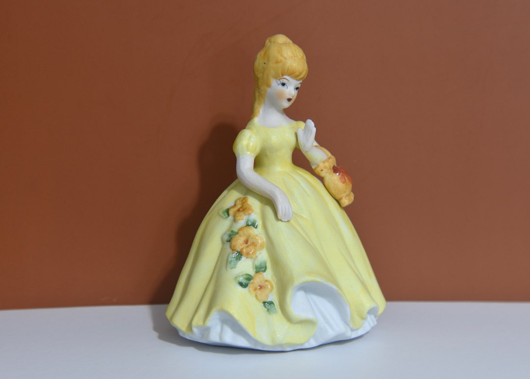 Vintage Girl Figurine Made by Ardco. Small Female Figurine Made of ...
