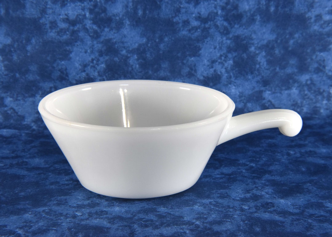 Vintage Anchor Hocking 240 Milk Glass Soup Bowl With Handle Great Bowl vintage-anchor-hocking-240-milk-glass-soup-bowl-with-handle-great-bowl