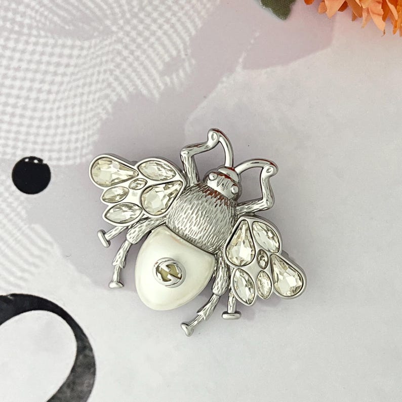 Vintage Gucci Bee Brooch With Crystal - Silver GG Logo Pin - Etsy