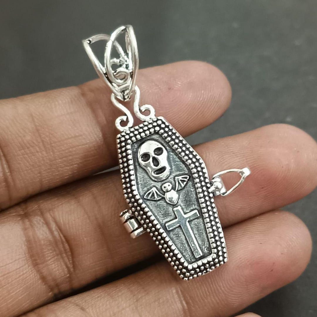 Coffin Locket Pendant,spooky Halloween Jewelry,vintage Silver Plated ...