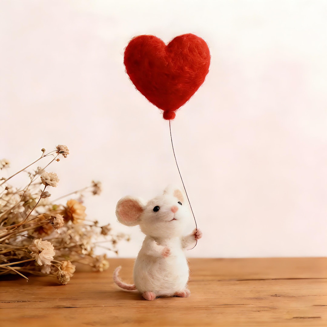 Felt Mouse, Valentine's Day Gift, Felt Wool Animal With Heart, Romantic ...